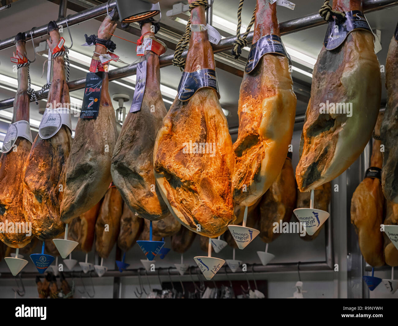 Hanging joints hi-res stock photography and images - Alamy