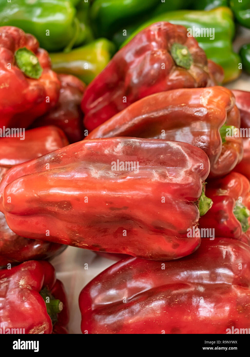 Bell peppers at market hi-res stock photography and images - Alamy