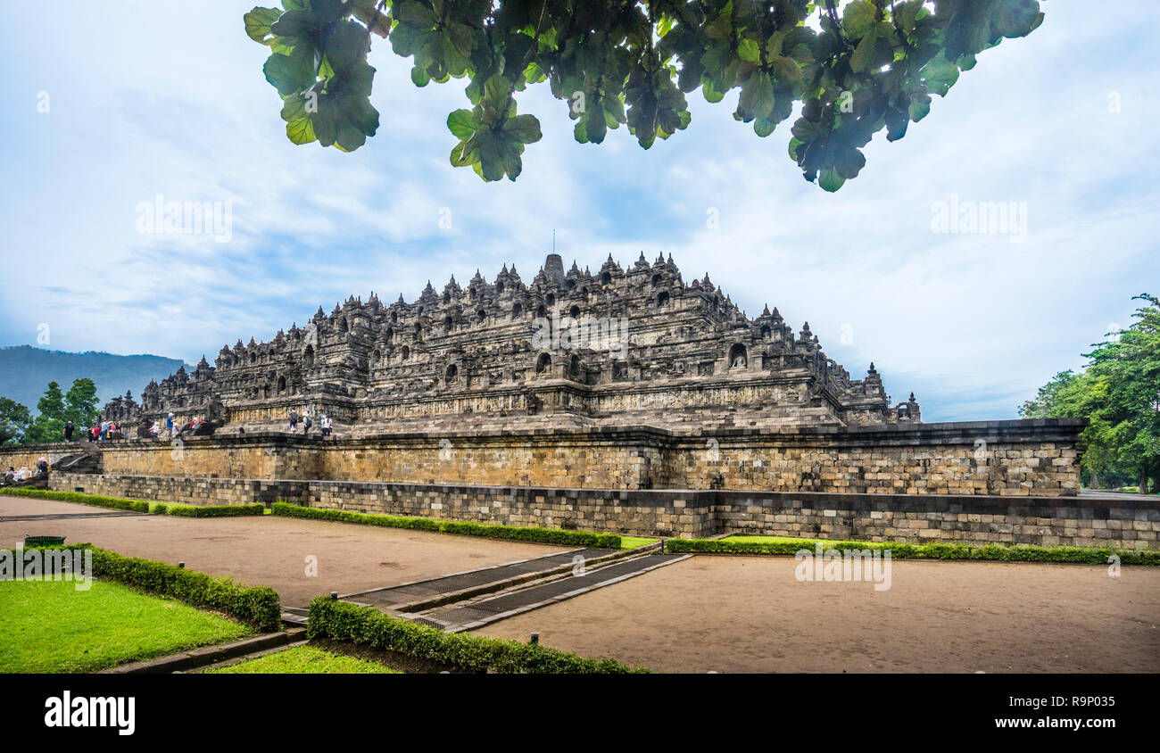 Step pyramid hi-res stock photography and images - Alamy