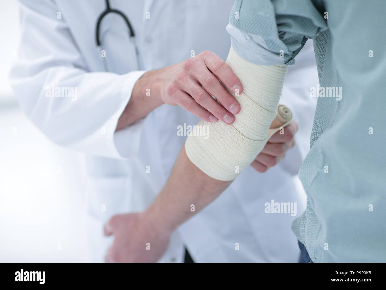 Hand injury bandage glove hi-res stock photography and images - Alamy
