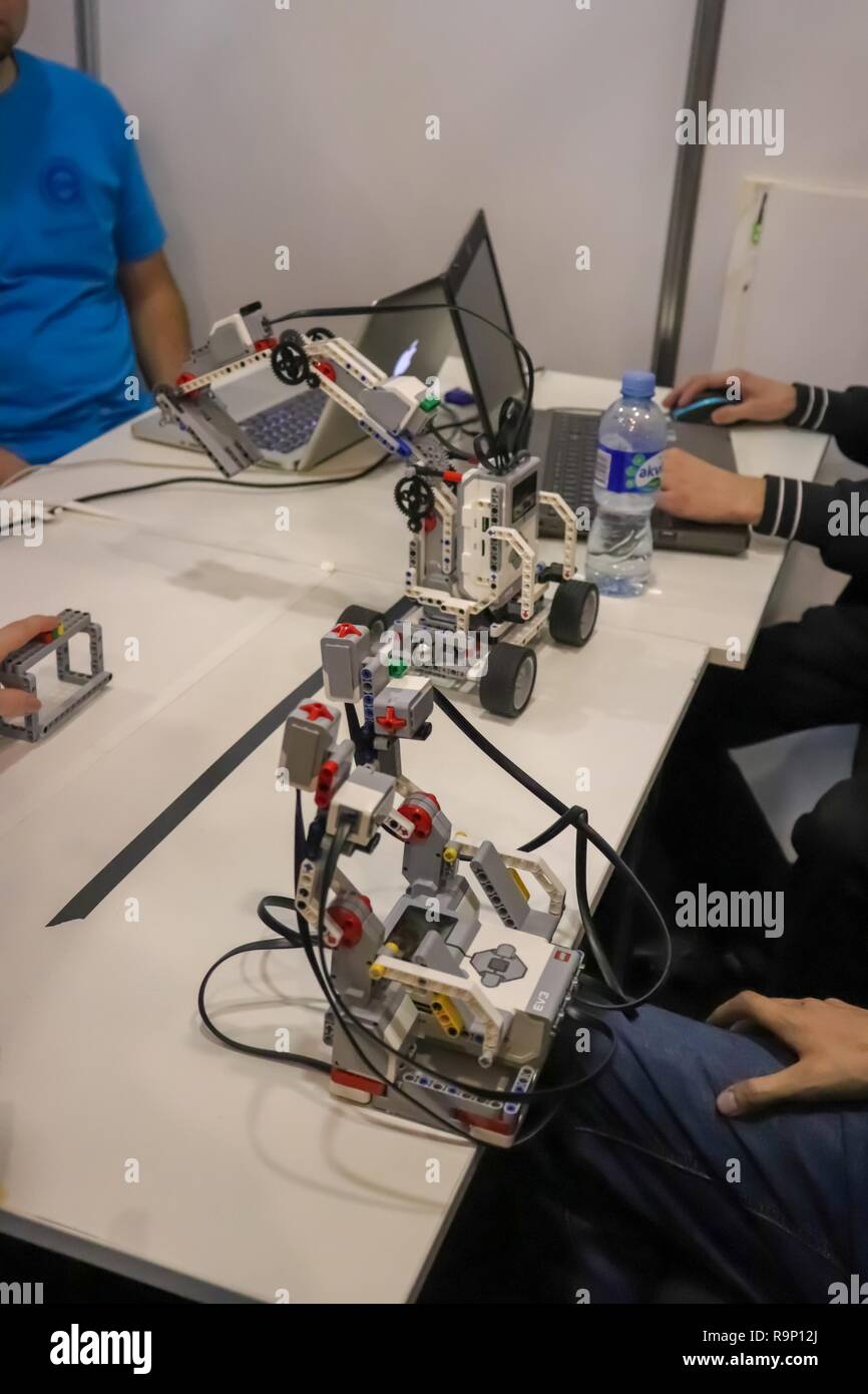 The people who design robots from special parts of the robotic set ...