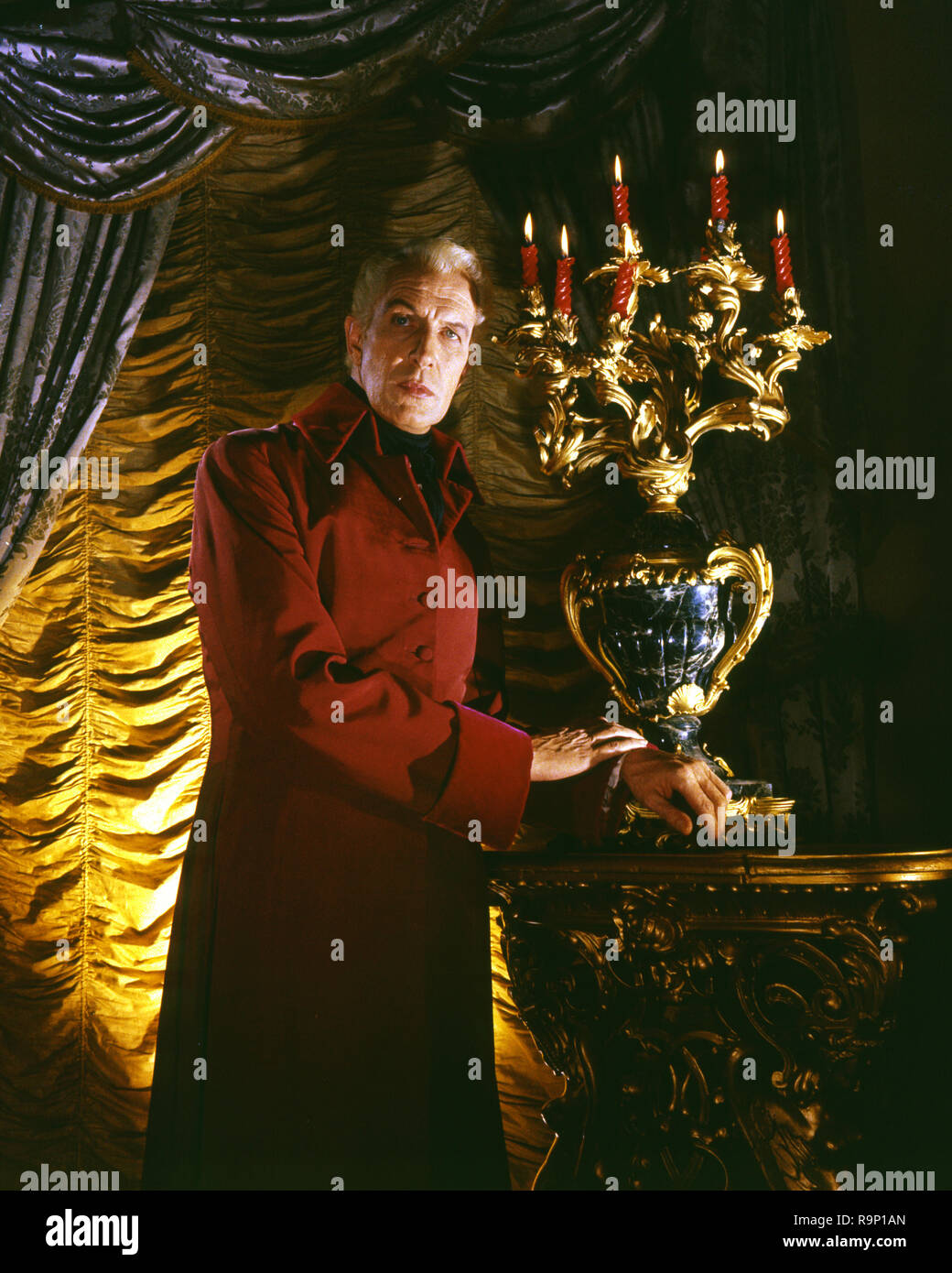 House of usher 1960 vincent price hi-res stock photography and images ...