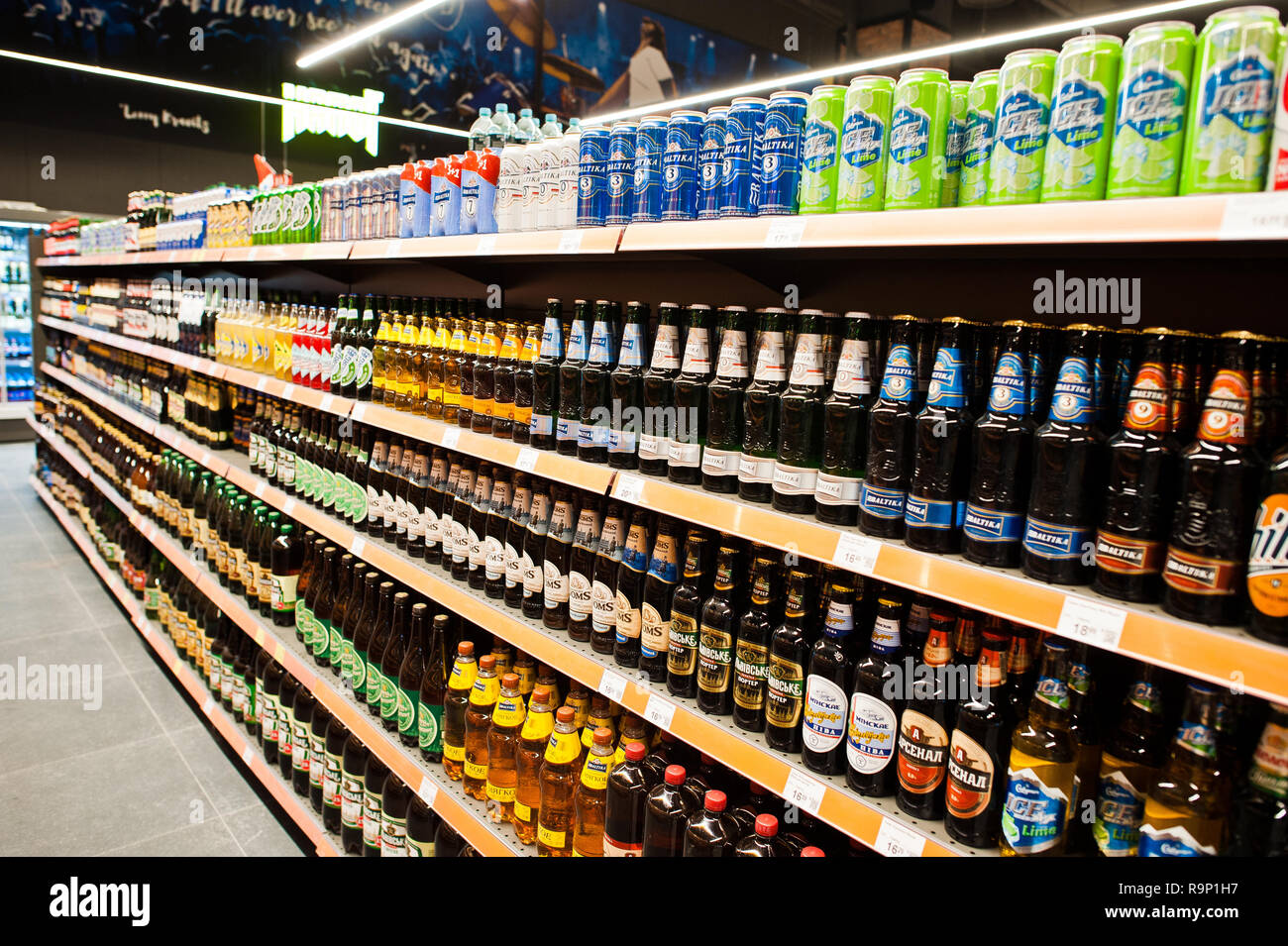 Craft beer stand hi-res stock photography and images - Alamy