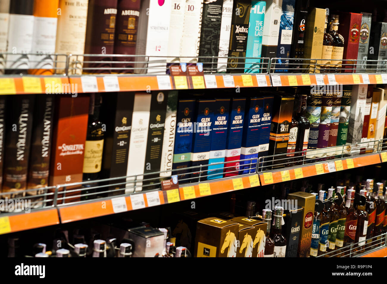 Spirit bottles on shelf in a bar hi-res stock photography and images ...