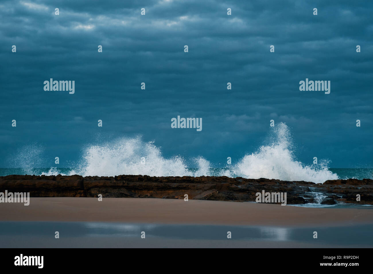 Power of the ocean hi-res stock photography and images - Alamy