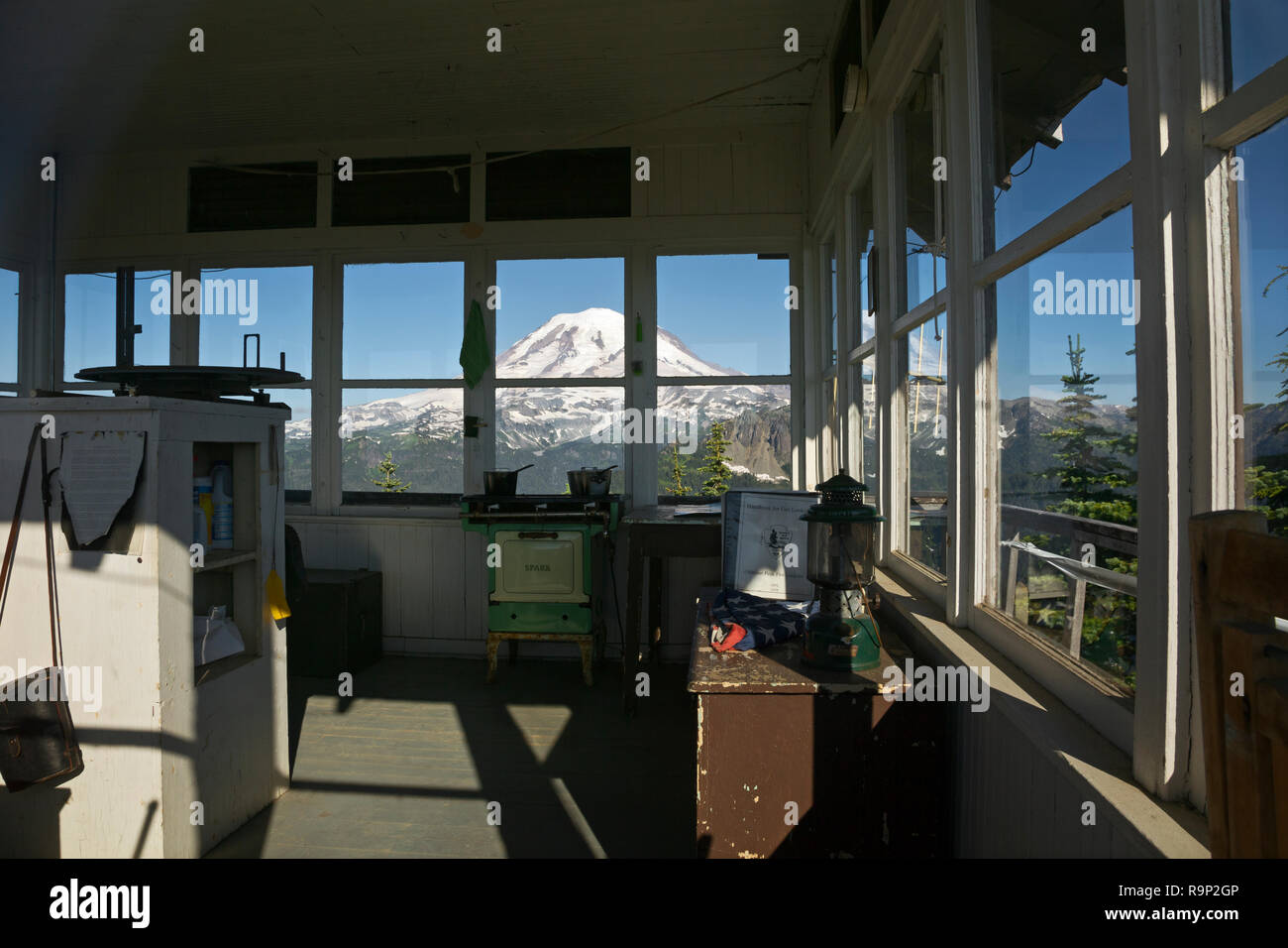 Overlook mountain fire tower hi-res stock photography and images - Alamy