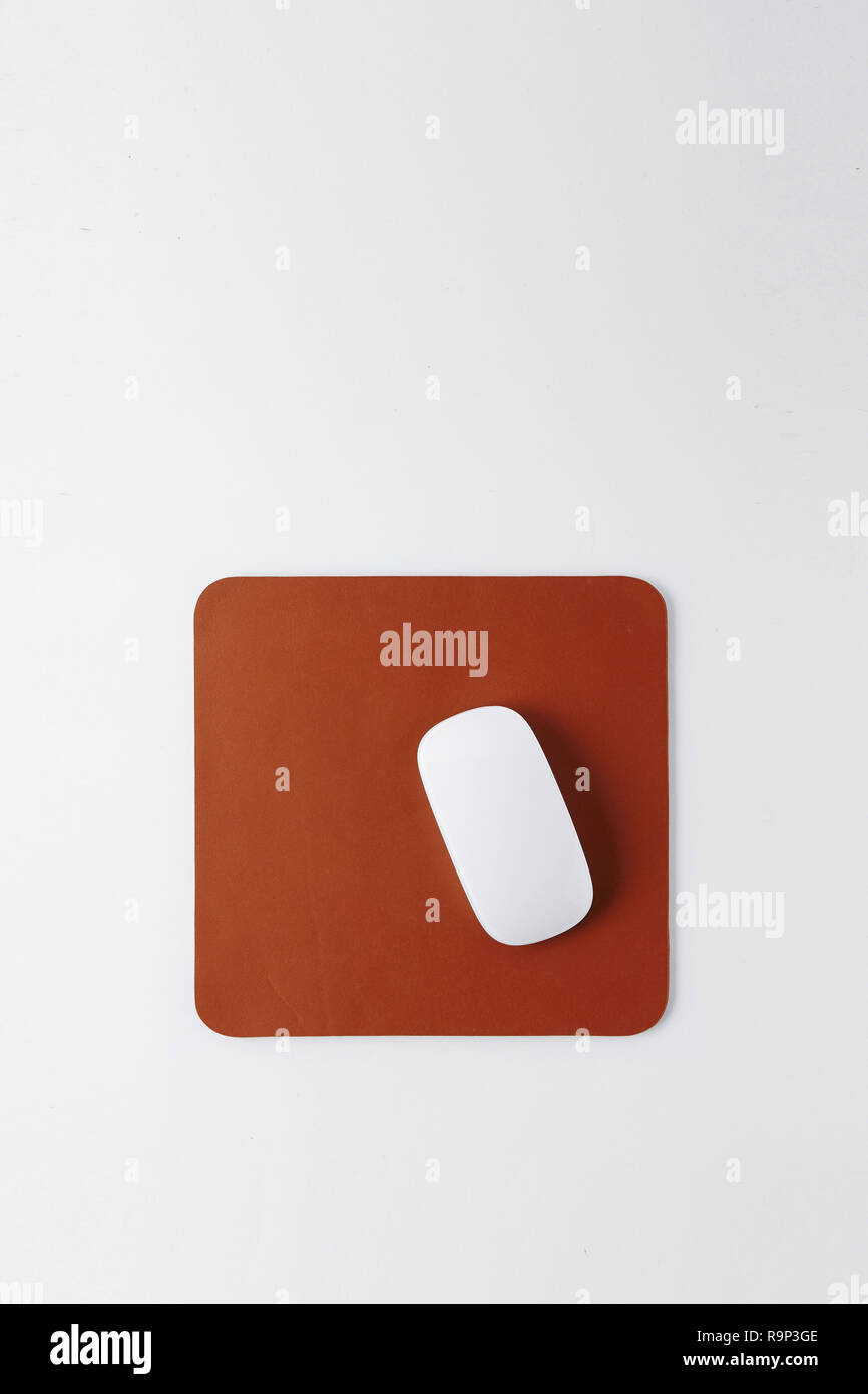 Computer mouse button outline hi-res stock photography and images - Alamy