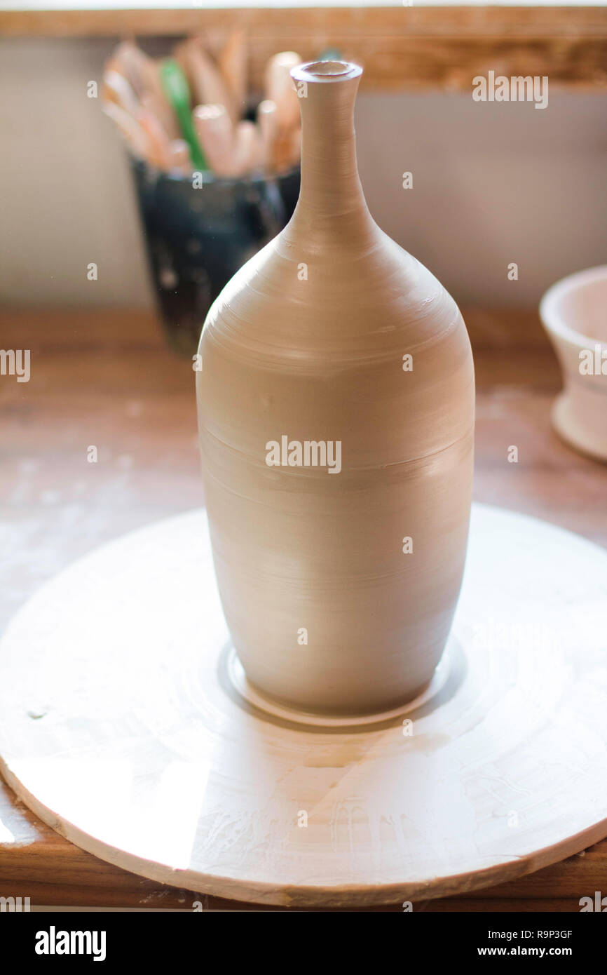 Wet clay pot on a shelf hi-res stock photography and images - Alamy