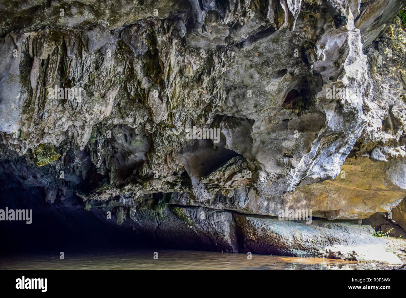 Stalactite tunnel hi-res stock photography and images - Alamy