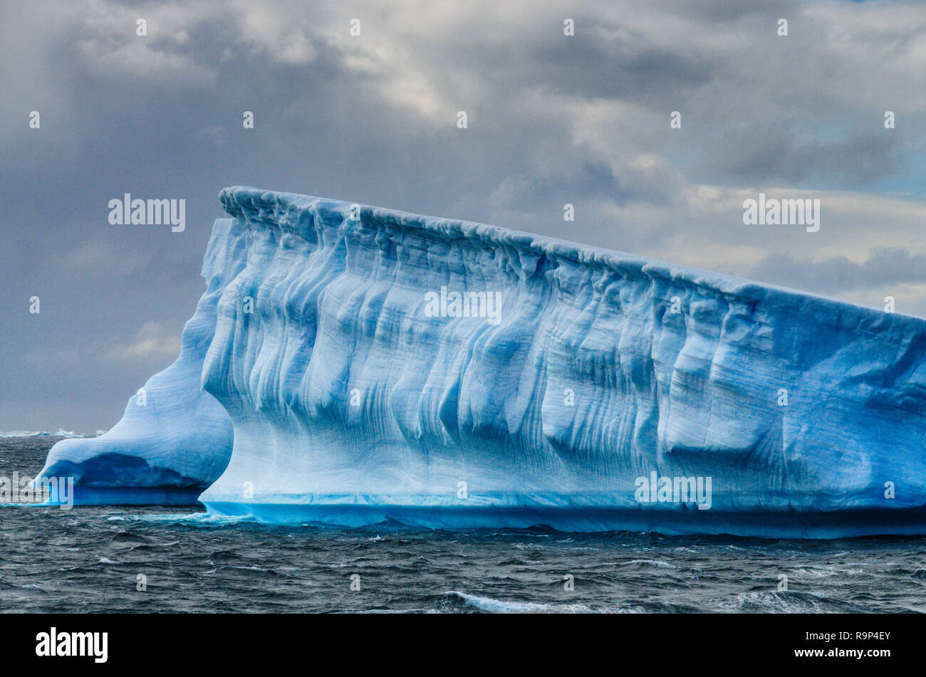 Giant Icebergs off the Antarctic Coast Stock Photo - Alamy