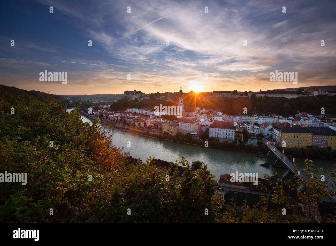 Burghausen castle bavaria night hi-res stock photography and images - Alamy