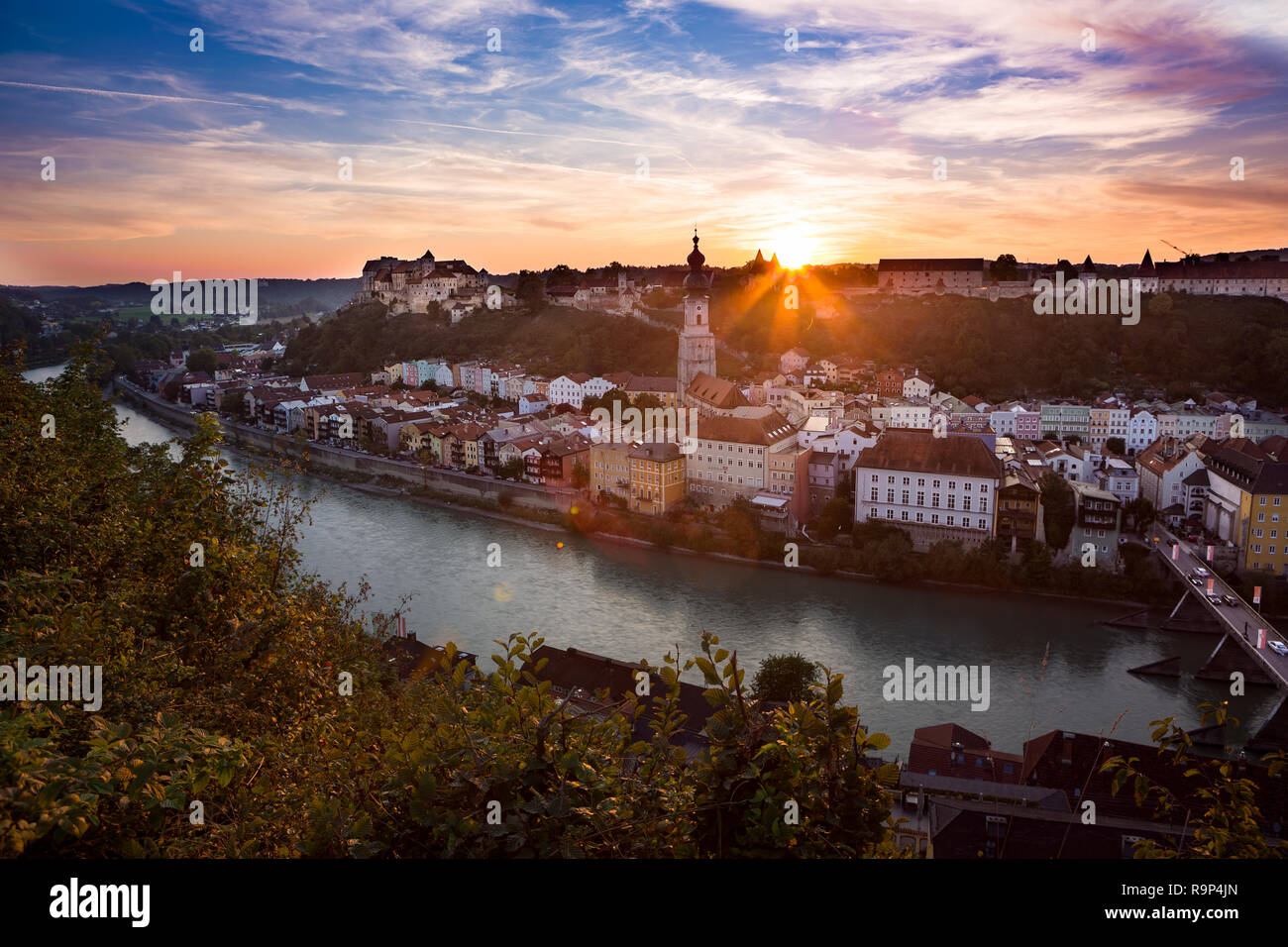 Burghausen castle bavaria night hi-res stock photography and images - Alamy