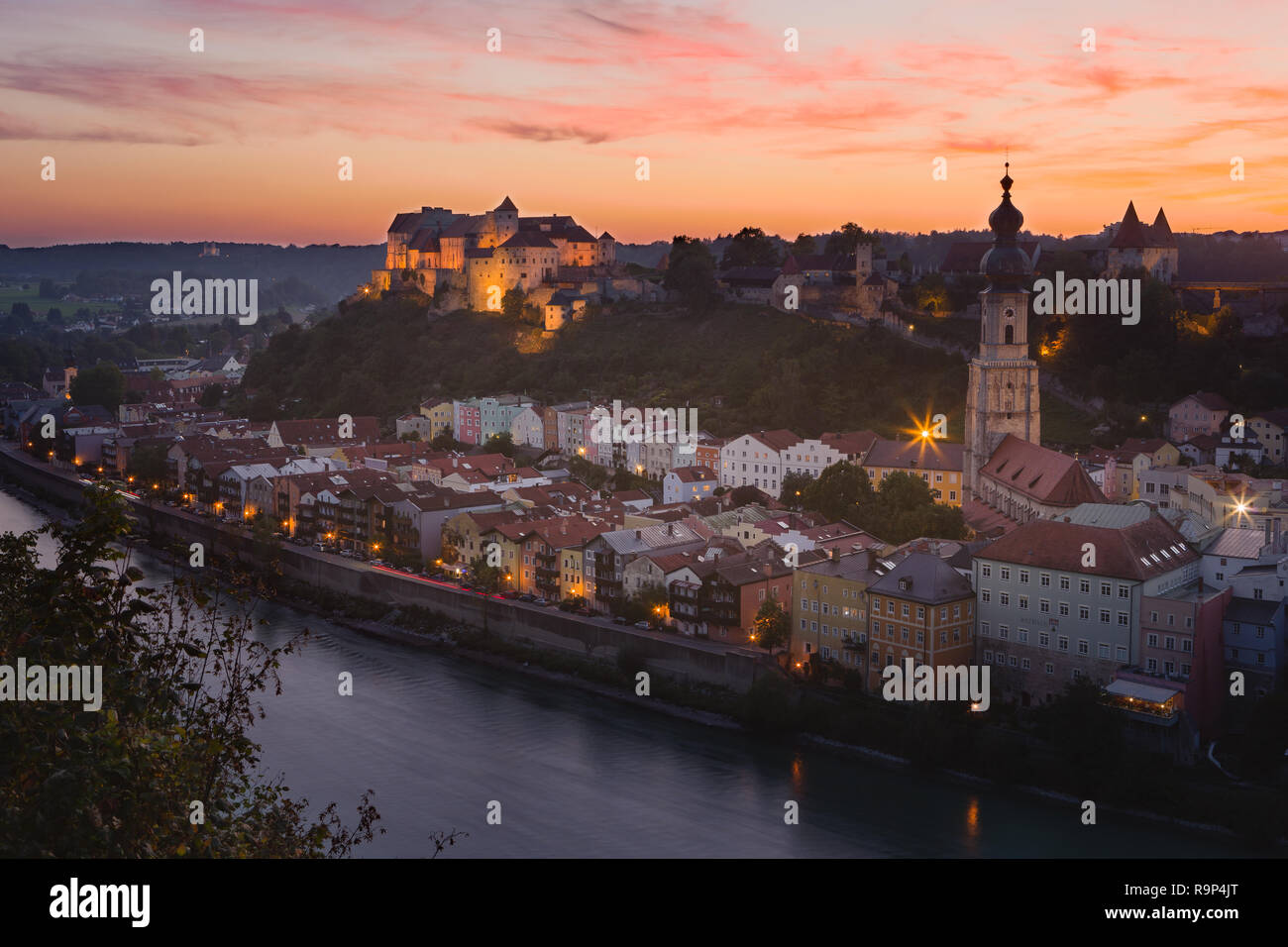 Burghausen castle bavaria night hi-res stock photography and images - Alamy