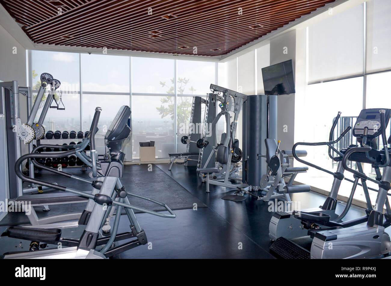 exercise sport machines in the gym Stock Photo - Alamy