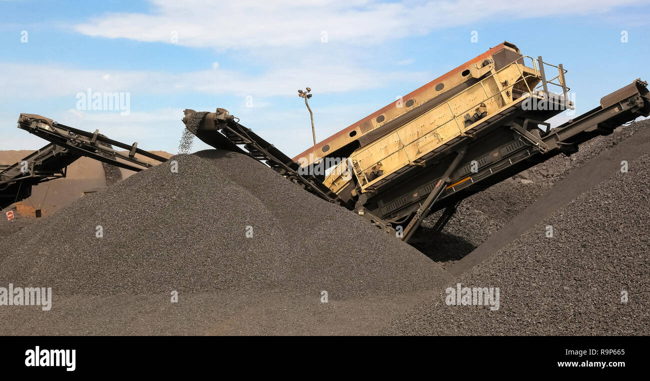 Open coal piles hi-res stock photography and images - Alamy