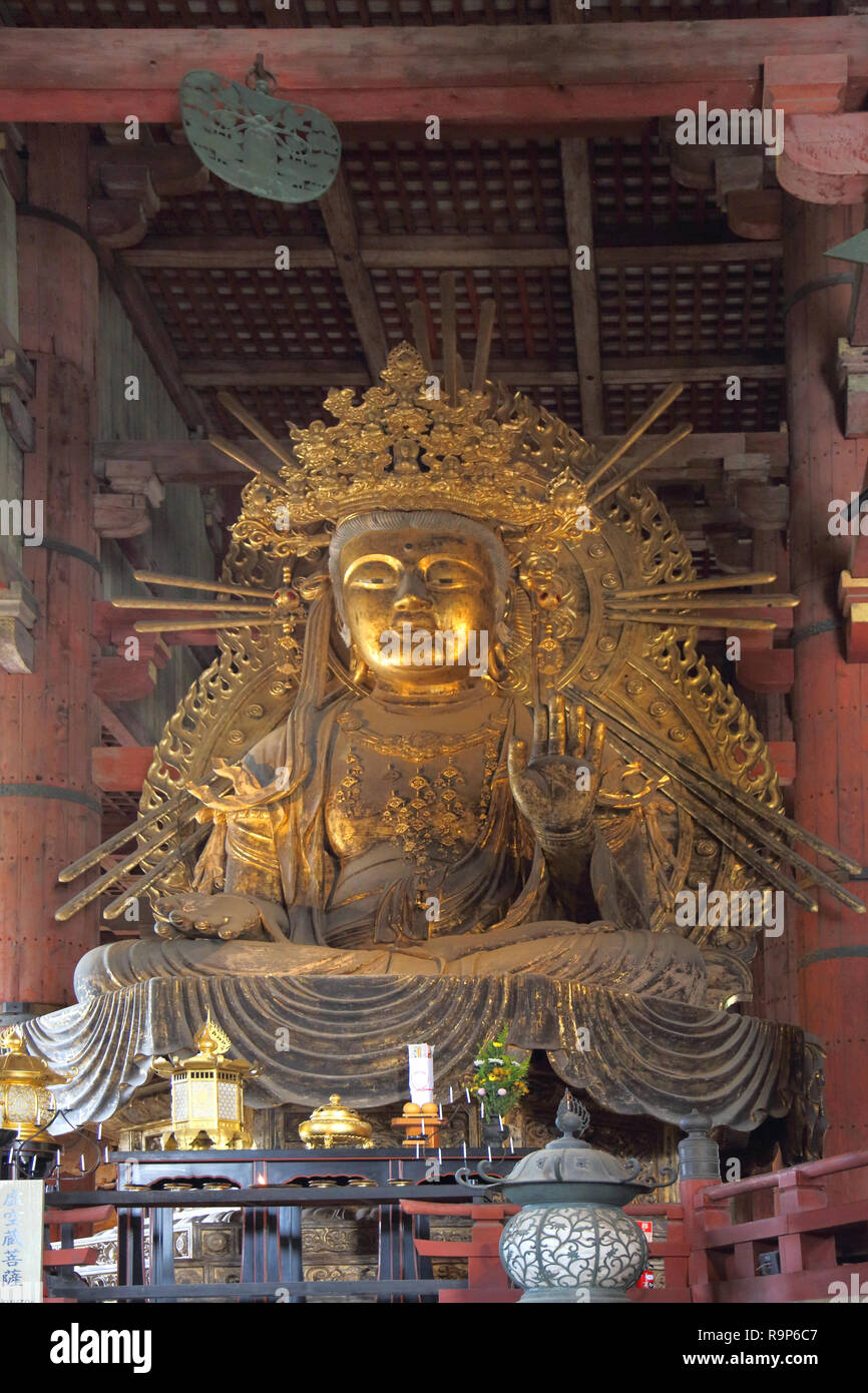 Inside of the todai ji temple hi-res stock photography and images - Alamy