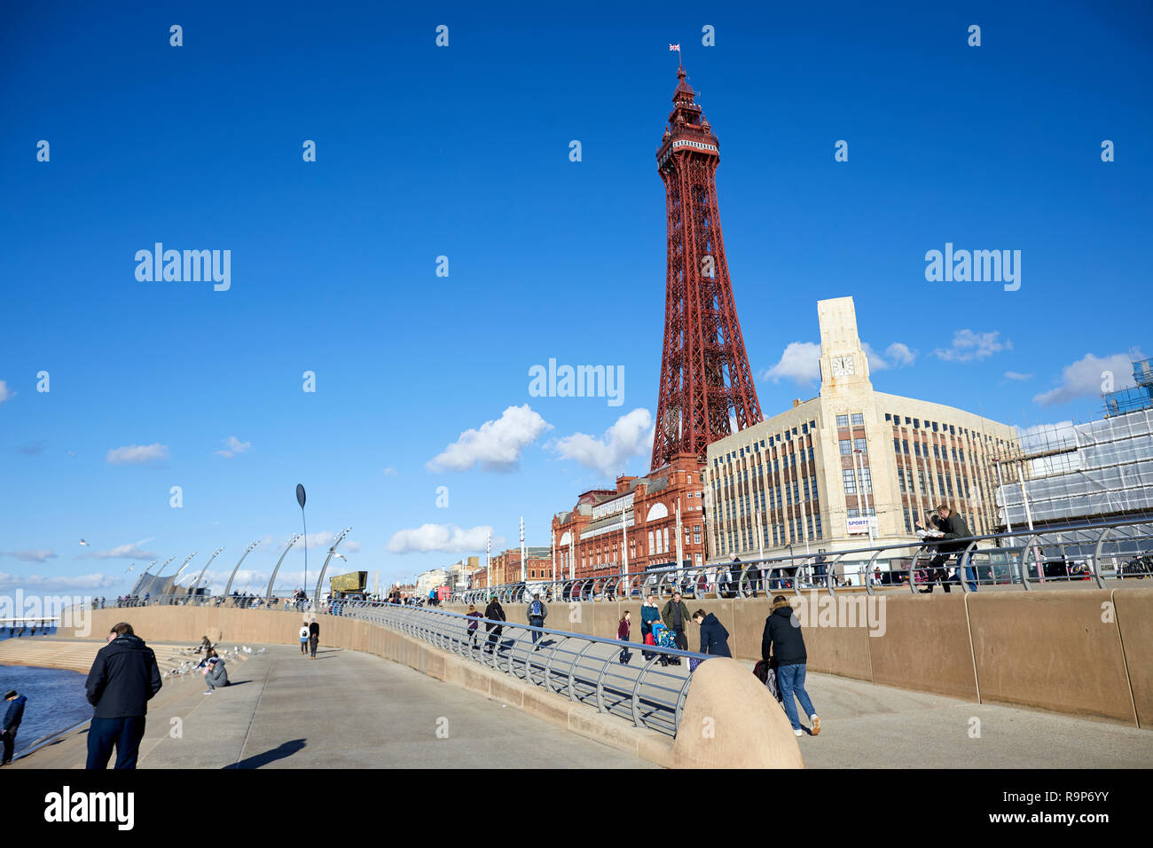 Blackpool beach waterfront hi-res stock photography and images - Alamy