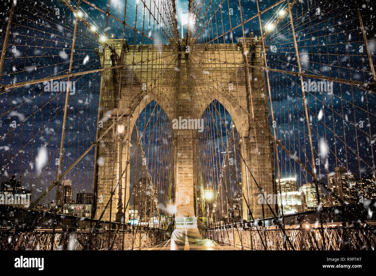 New york bridge with snow hi-res stock photography and images - Alamy