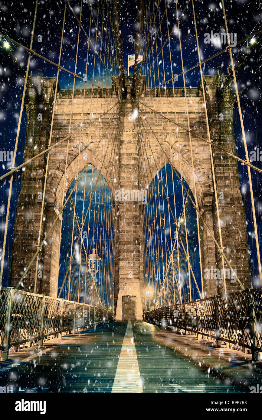 New york city winter bridge hi-res stock photography and images - Alamy