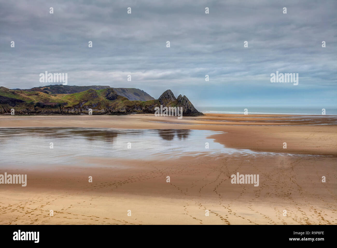 Three cliffs bay hi-res stock photography and images - Alamy