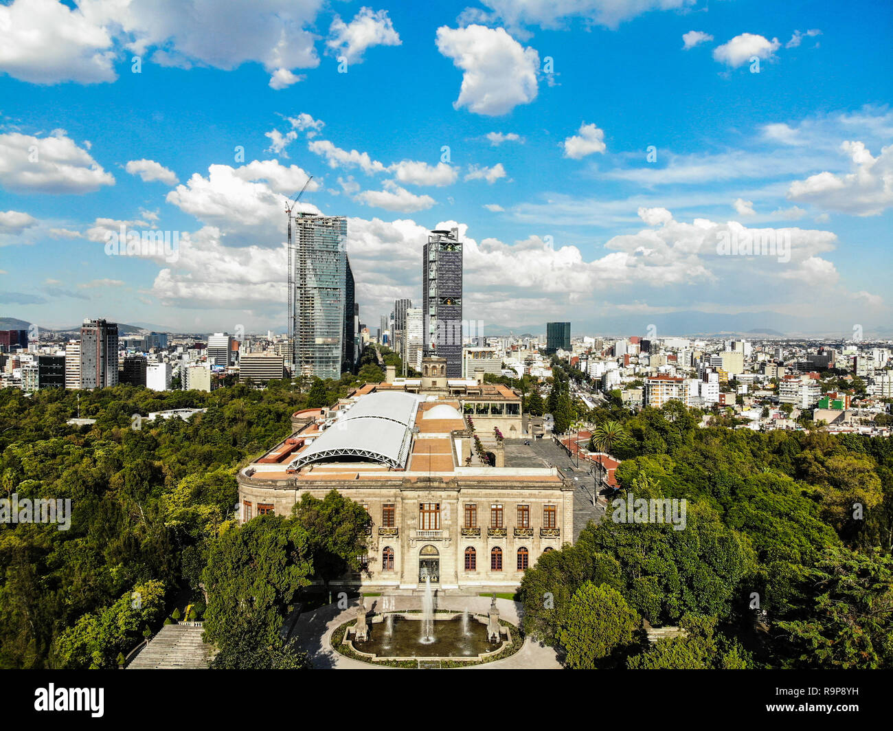 Castillo de Chapultepec. El bosque de Chapultepec. parque urbano en la ...