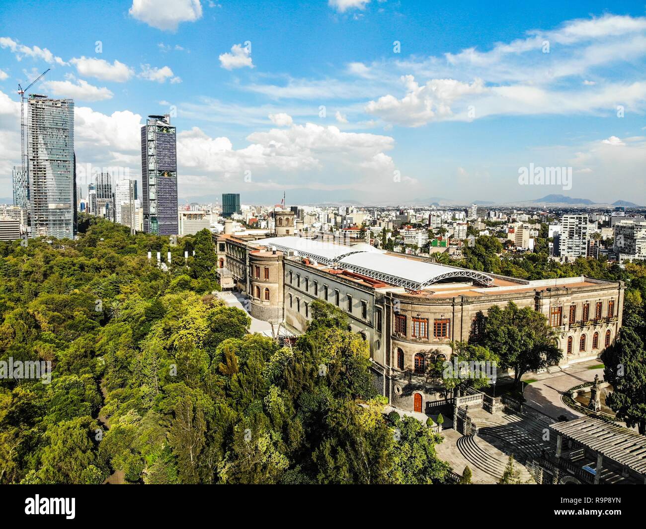 Castillo de Chapultepec. El bosque de Chapultepec. parque urbano en la ...