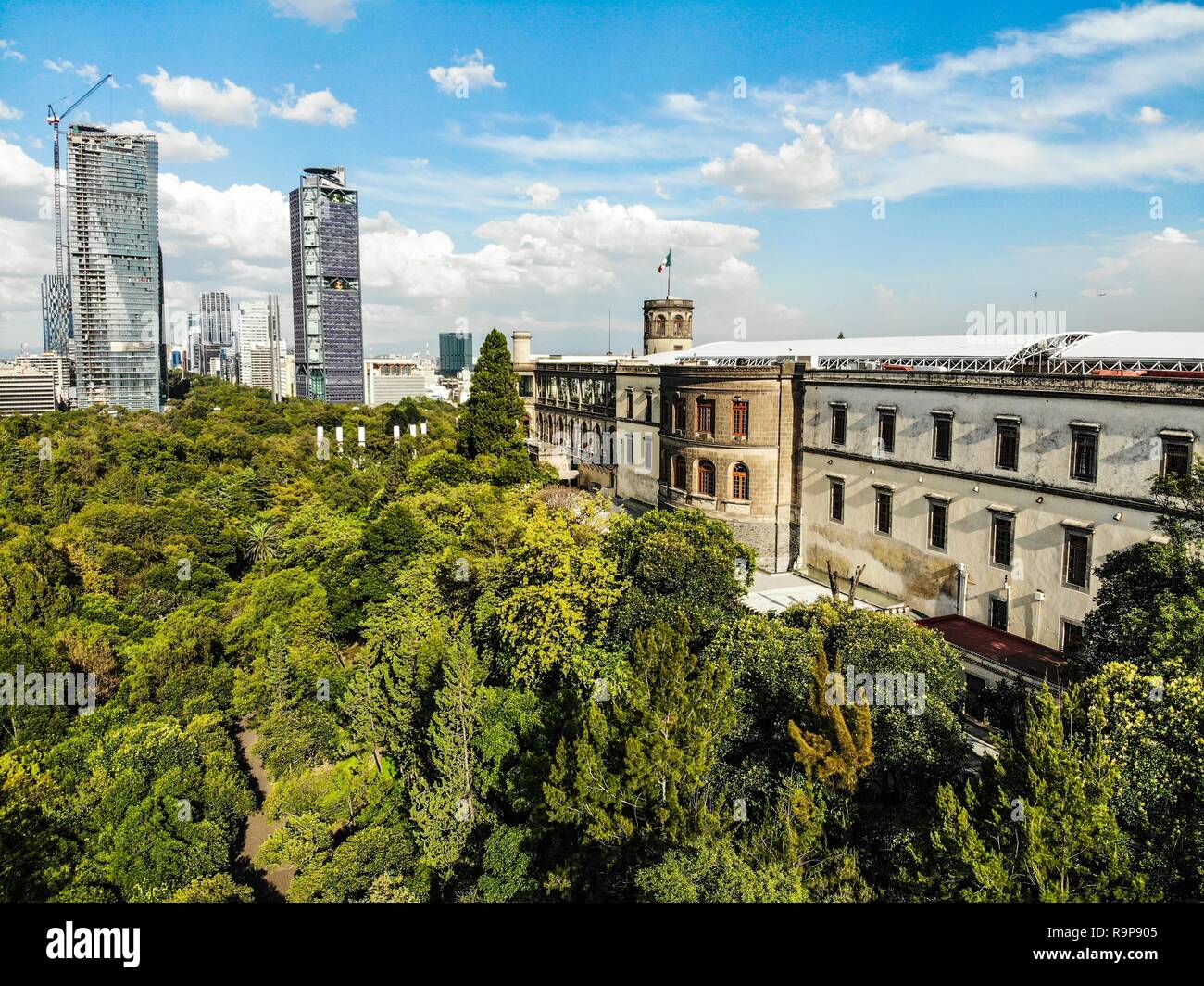 Castillo de Chapultepec. El bosque de Chapultepec. parque urbano en la ...