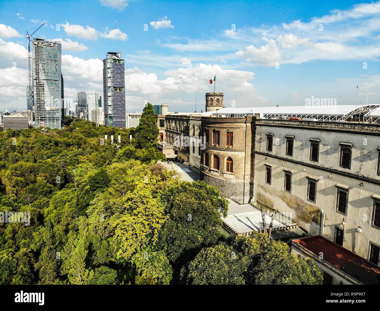Castillo de Chapultepec. El bosque de Chapultepec. parque urbano en la ...