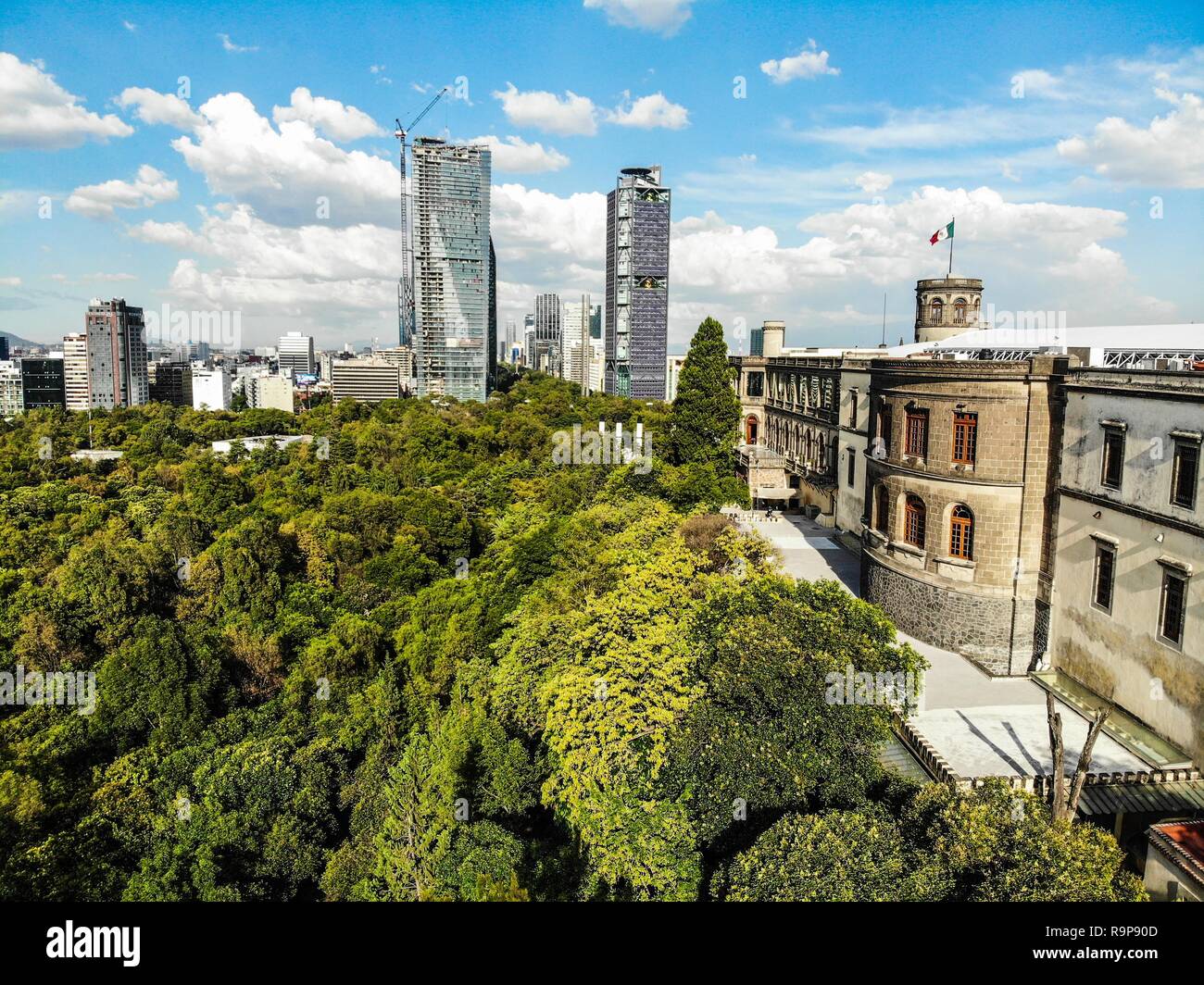 Castillo de chapultepec ciudad de hi-res stock photography and images ...