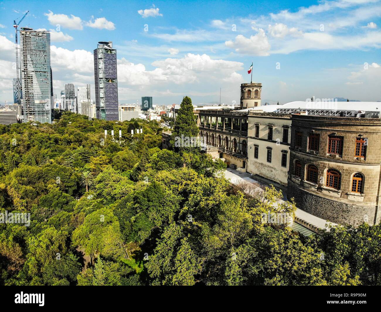 Castillo de Chapultepec. El bosque de Chapultepec. parque urbano en la ...