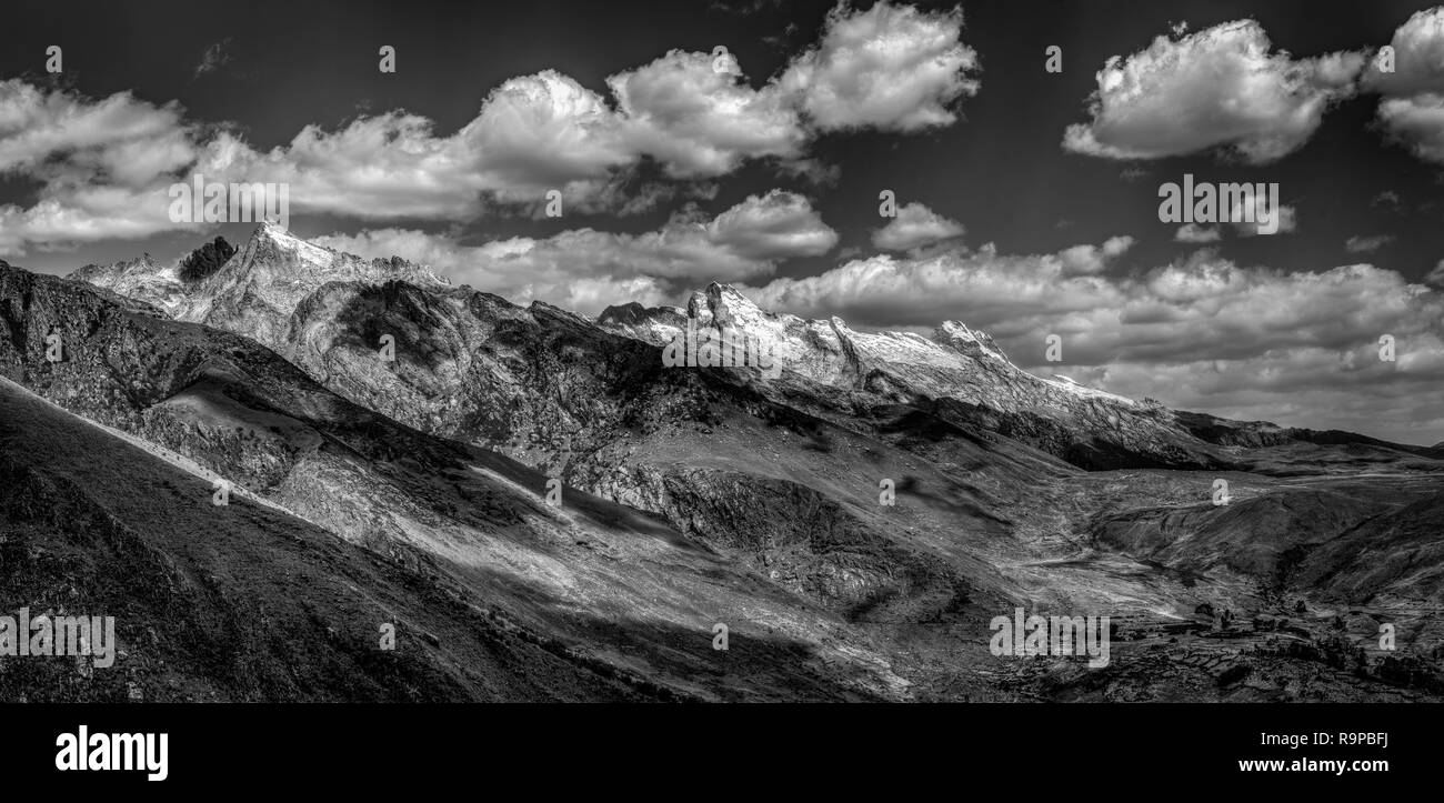 Glacier national park valley Black and White Stock Photos & Images - Alamy