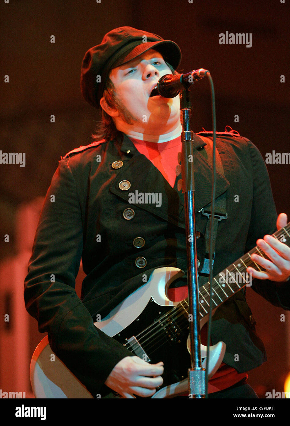 Fall out boy 2006 hi-res stock photography and images - Alamy