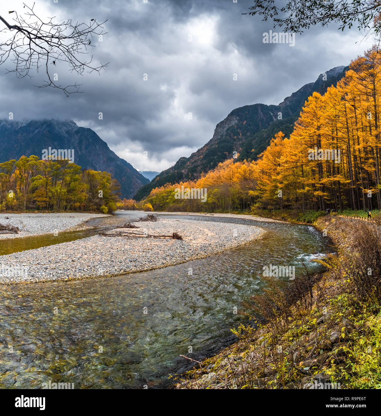 Bend of Azusa River in Kamikochi in Autumn, Japanese Alps, Chubu ...