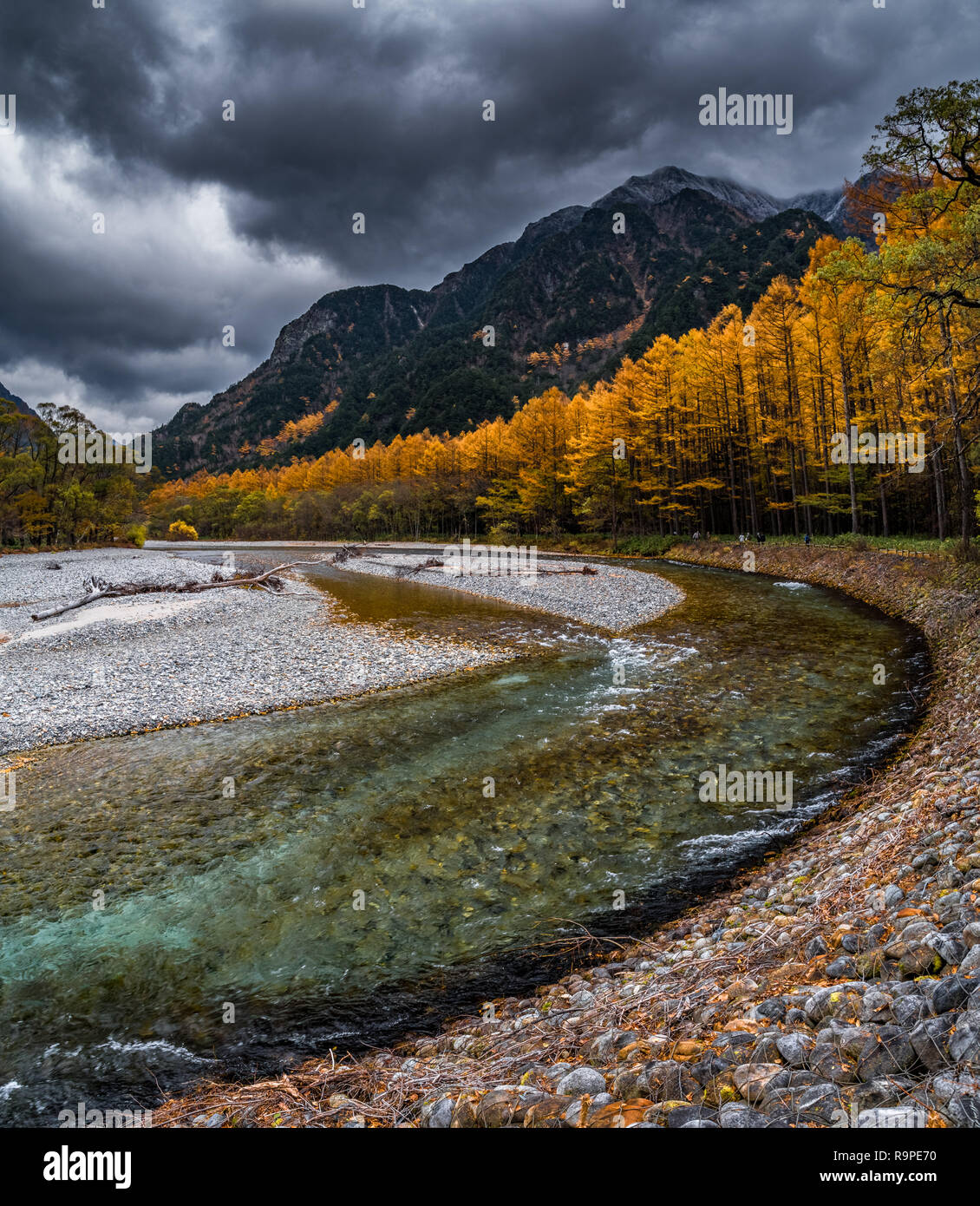 Bend of Azusa River in Kamikochi in Autumn, Japanese Alps, Chubu ...