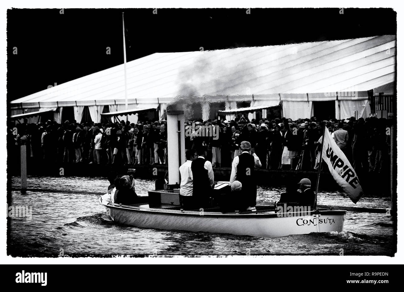 Henley royal regatta 2002 hi-res stock photography and images - Alamy