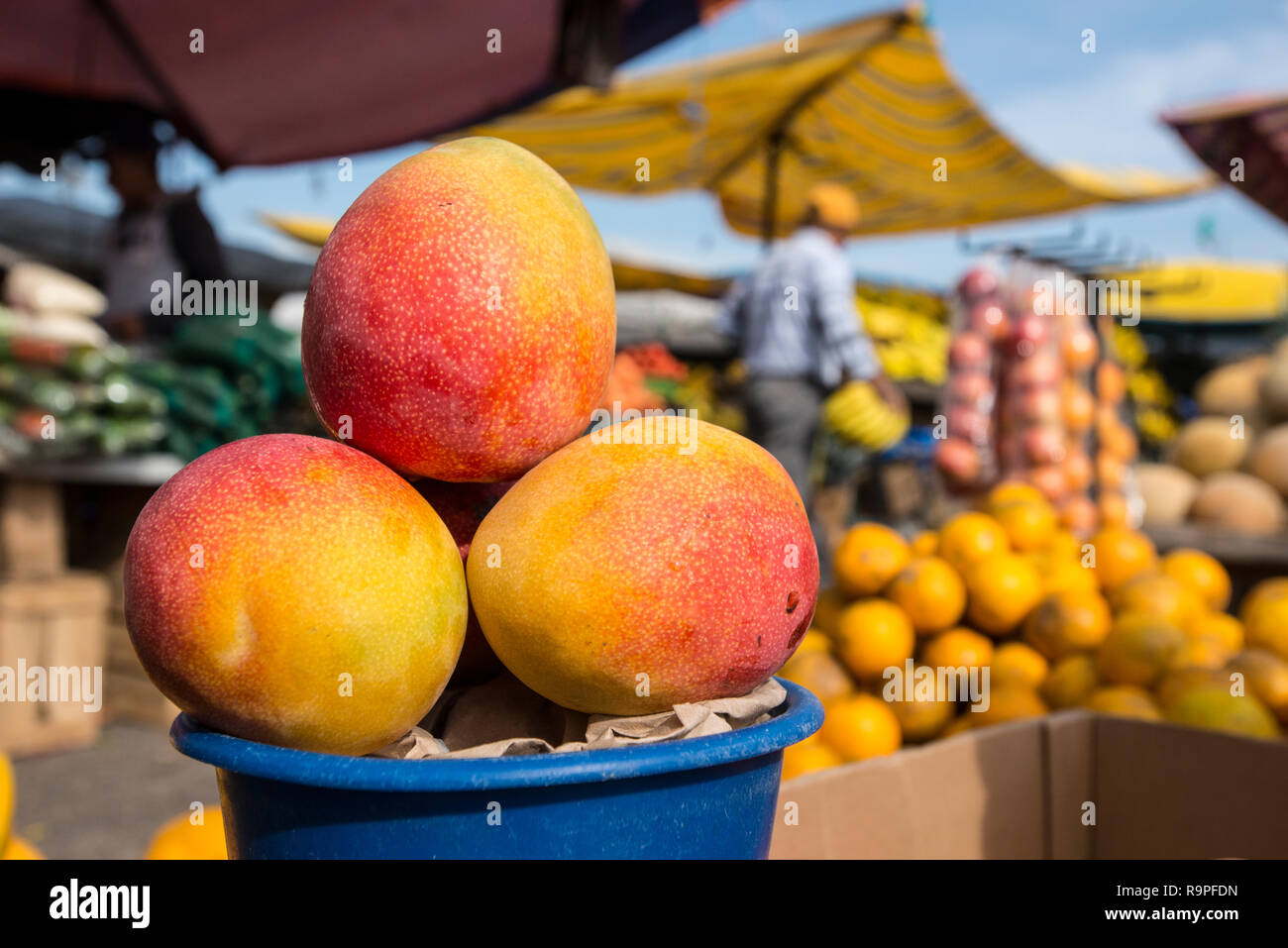 Mangoes by air hi-res stock photography and images - Alamy