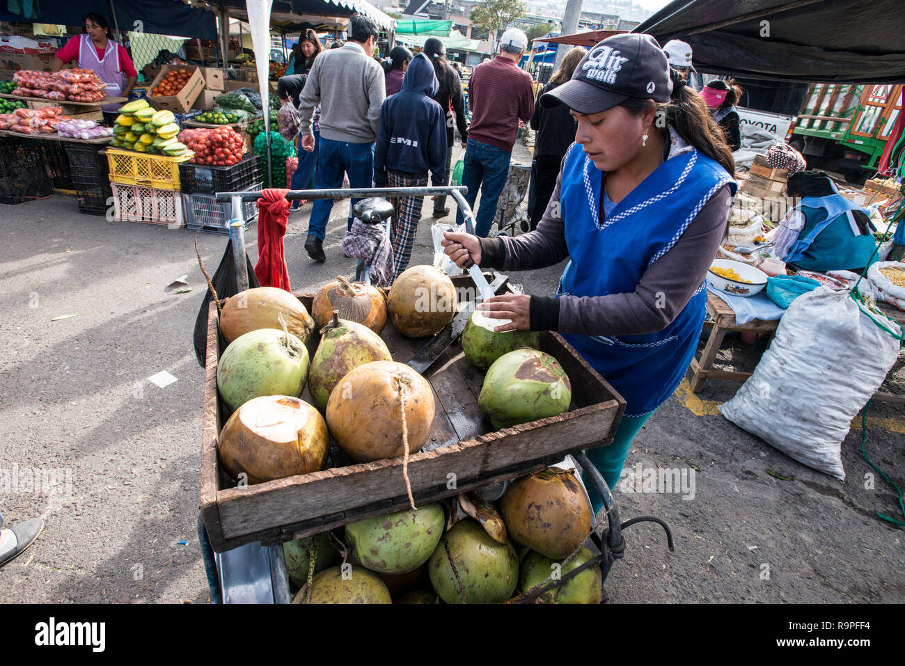 Coconut vendor latin america hi-res stock photography and images - Alamy