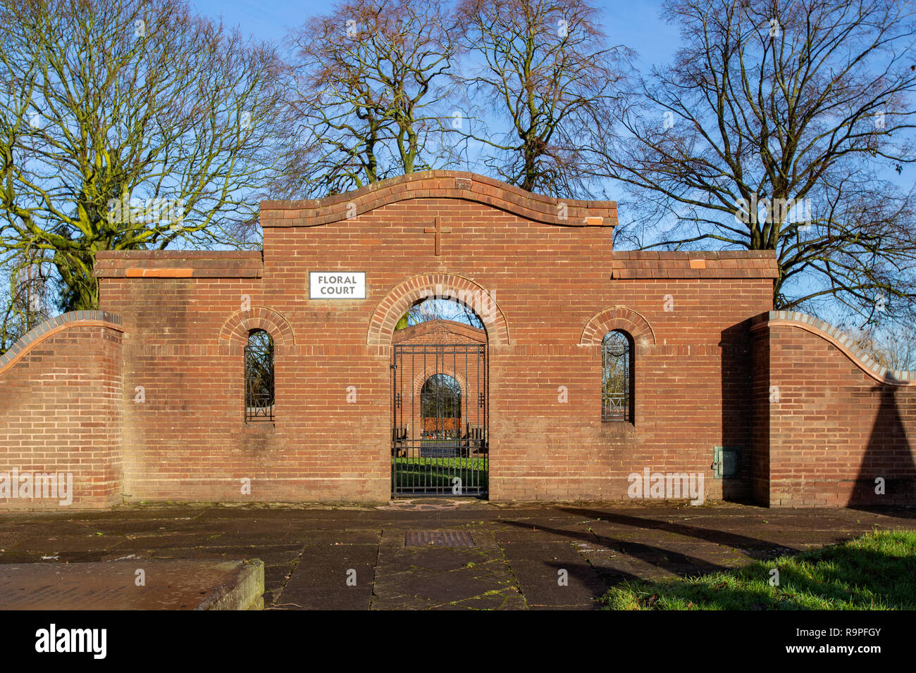 Uk entrance cemetery hi-res stock photography and images - Alamy