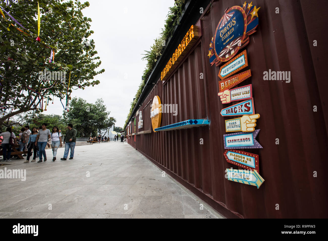 Guayarte Square in Guayaquil Stock Photo - Alamy