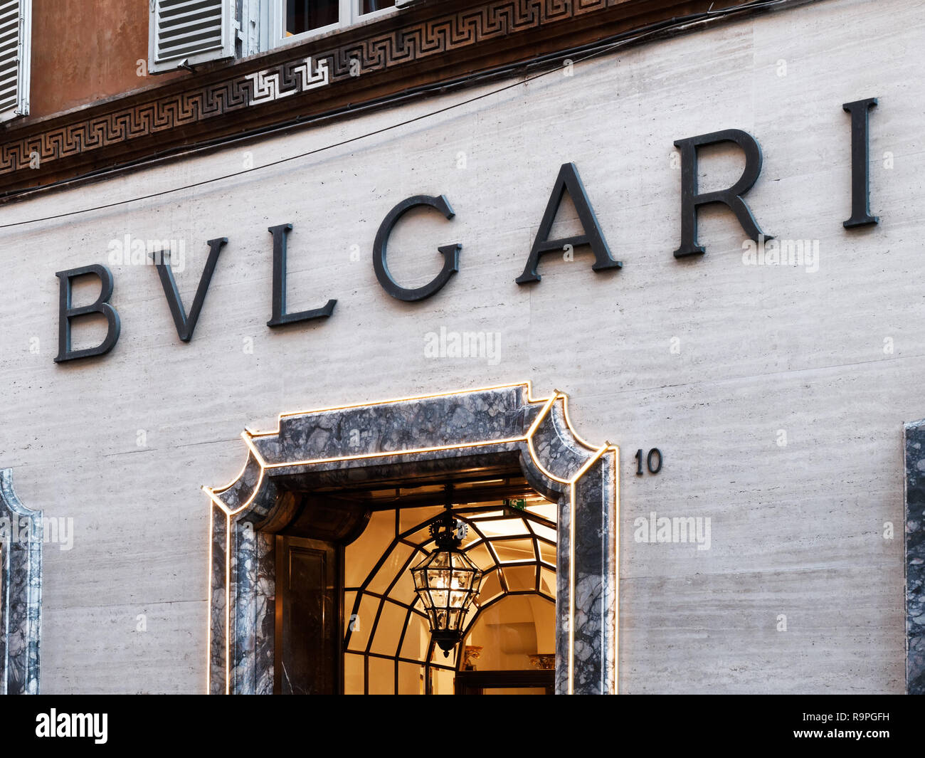 Bulgari jewels hi-res stock photography and images - Alamy