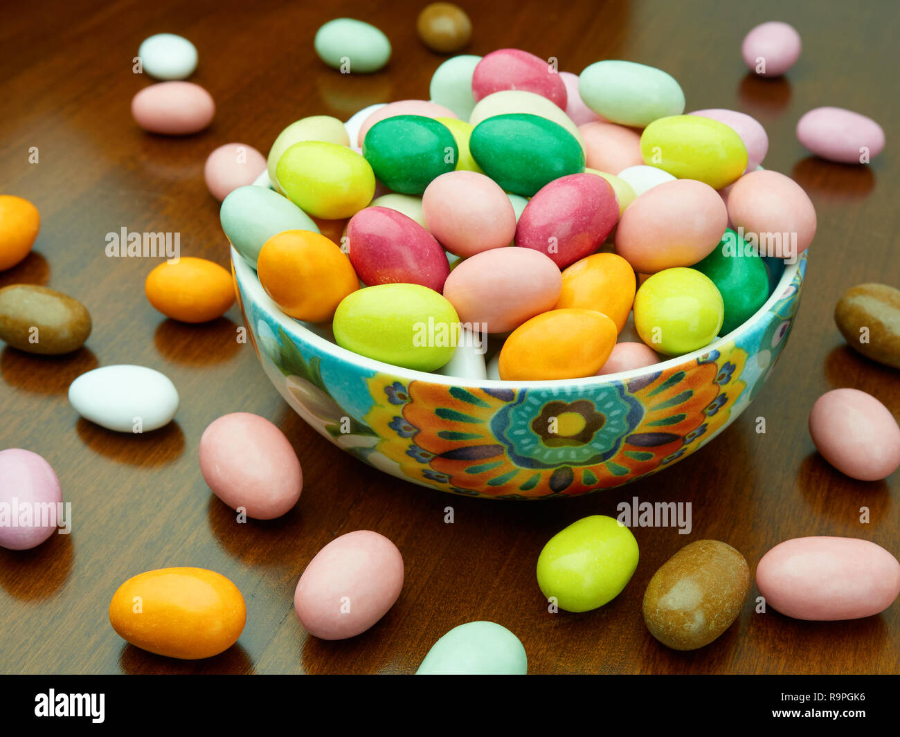 Sugar with almonds hi-res stock photography and images - Alamy
