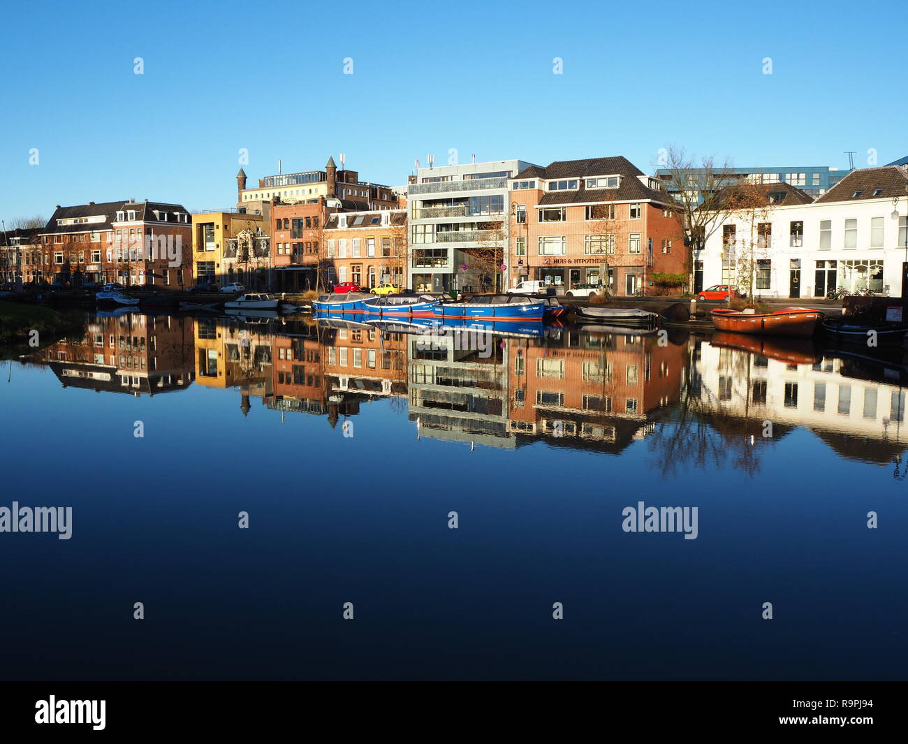 Blue barges hi-res stock photography and images - Alamy