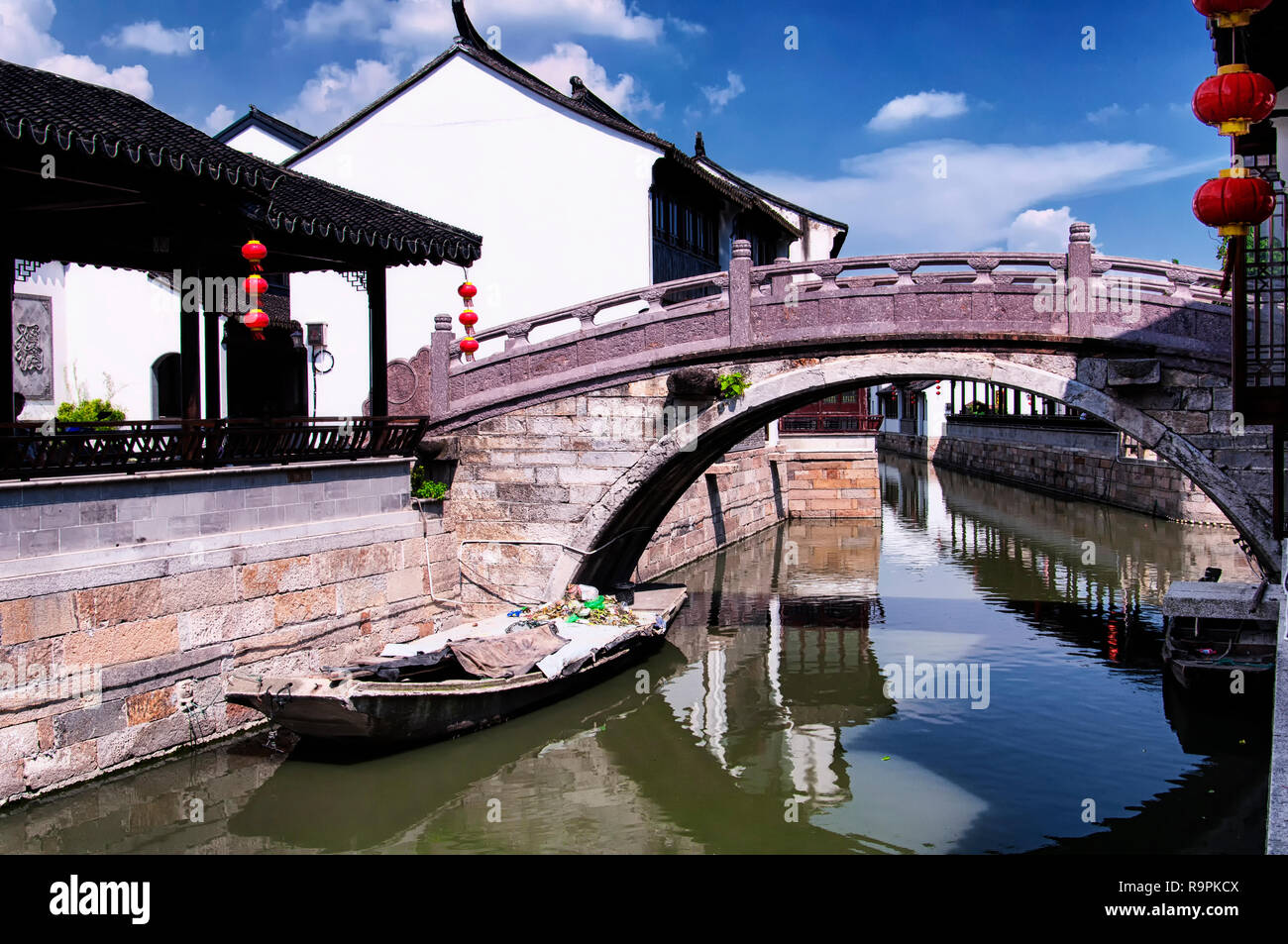 China suzhou bridge over canal hi-res stock photography and images - Alamy