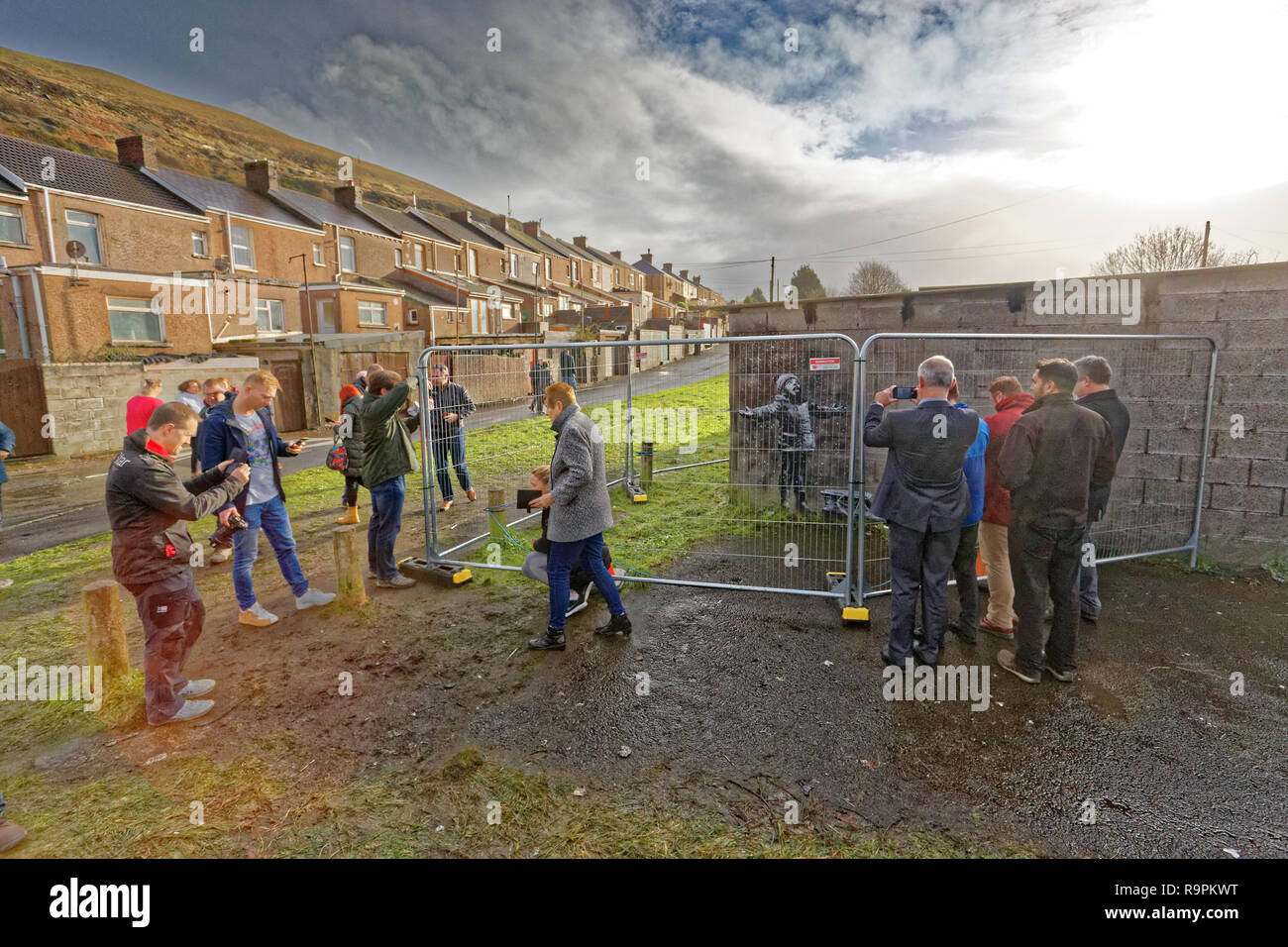 Banksy graffiti wales hi-res stock photography and images - Alamy