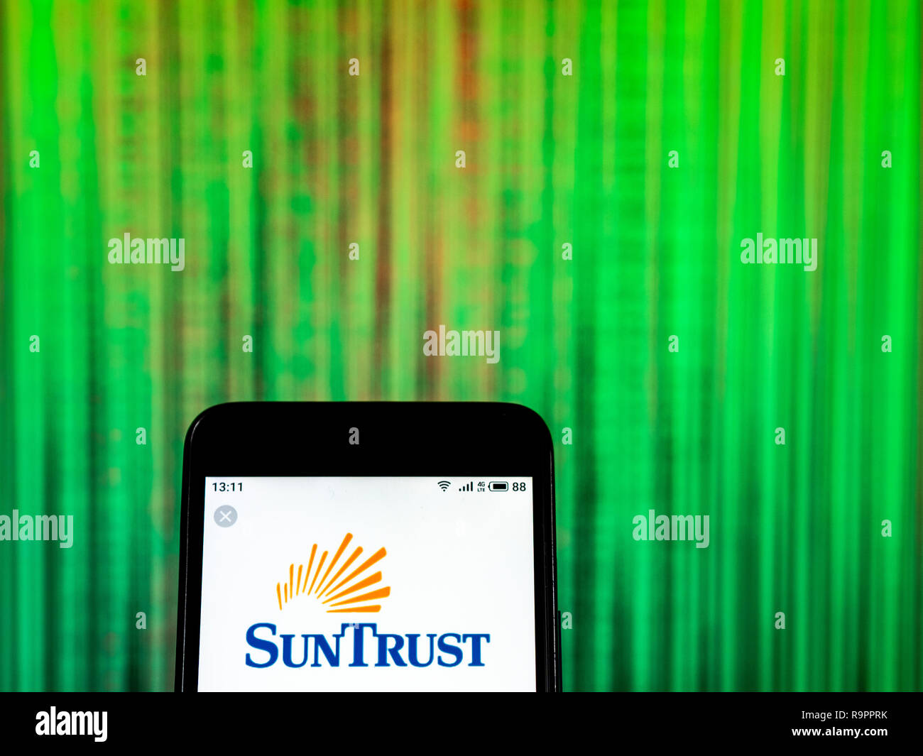 Suntrust logo hi-res stock photography and images - Alamy
