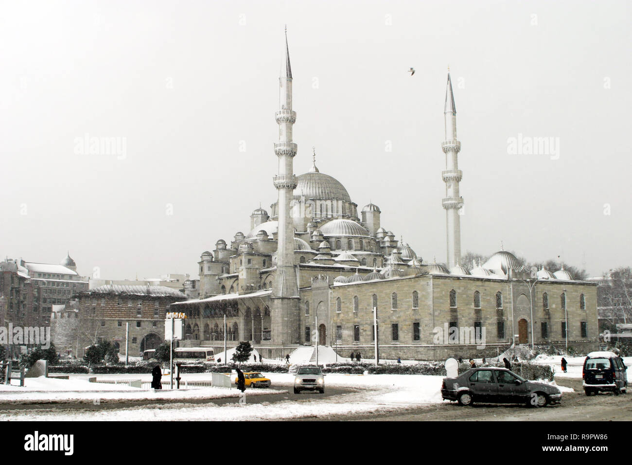 A snowy day and mosque in Istanbul, Turkey Stock Photo - Alamy