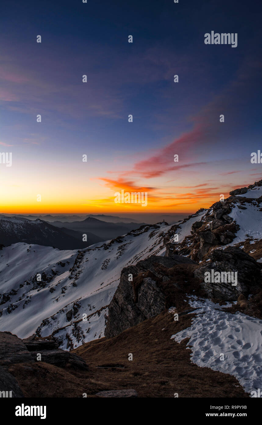 Kedarkantha trek hi-res stock photography and images - Alamy