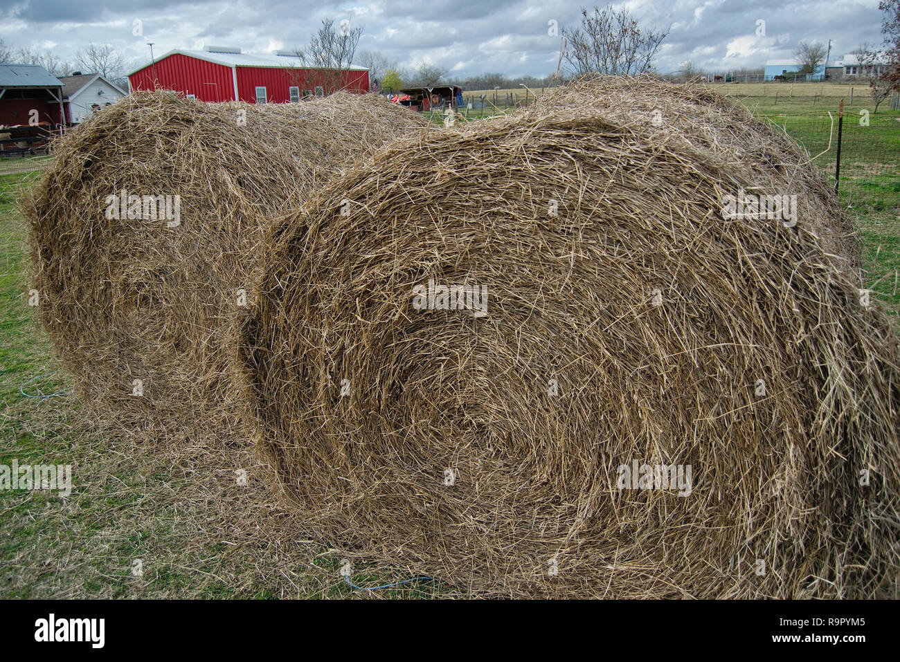 Two hay bails hi-res stock photography and images - Alamy