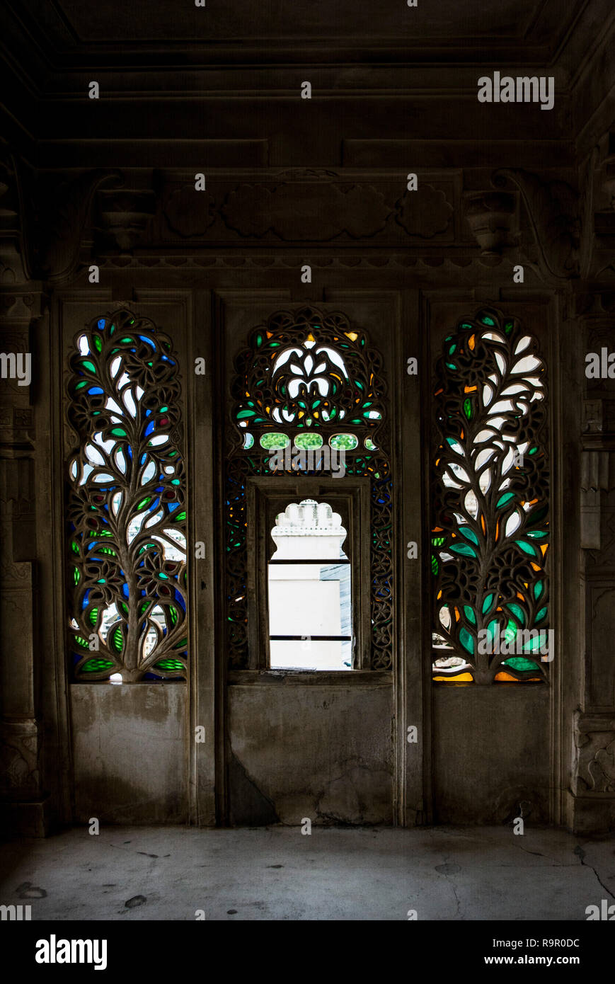 Honeycomb patterned window at Udaipur City Palace Stock Photo - Alamy