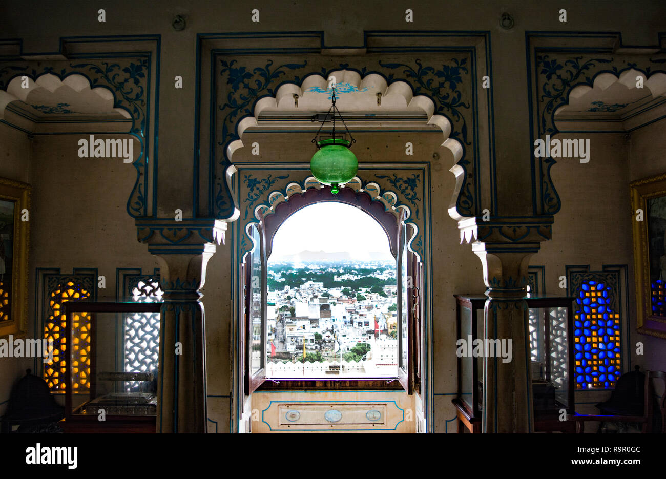 Arched windows at the Udaipur City Palace Stock Photo - Alamy